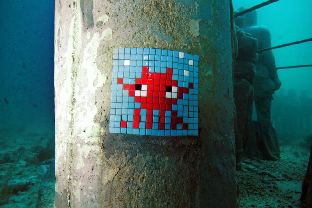 Space Invader under the sea, Cancun Bay, Mexico 2012 | GraffitiStreet ...