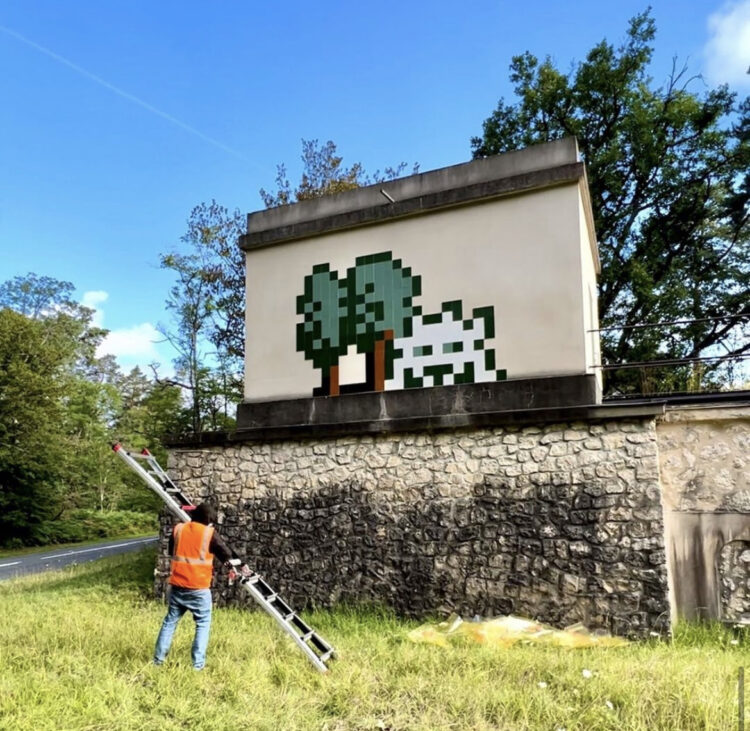 Fontainebleau Invaded: The Mosaic Art of Street Artist Invader Takes ...